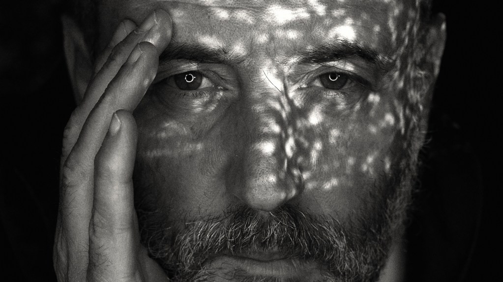 The mirror of the soul: can photography reveal your character? - L'arte ...